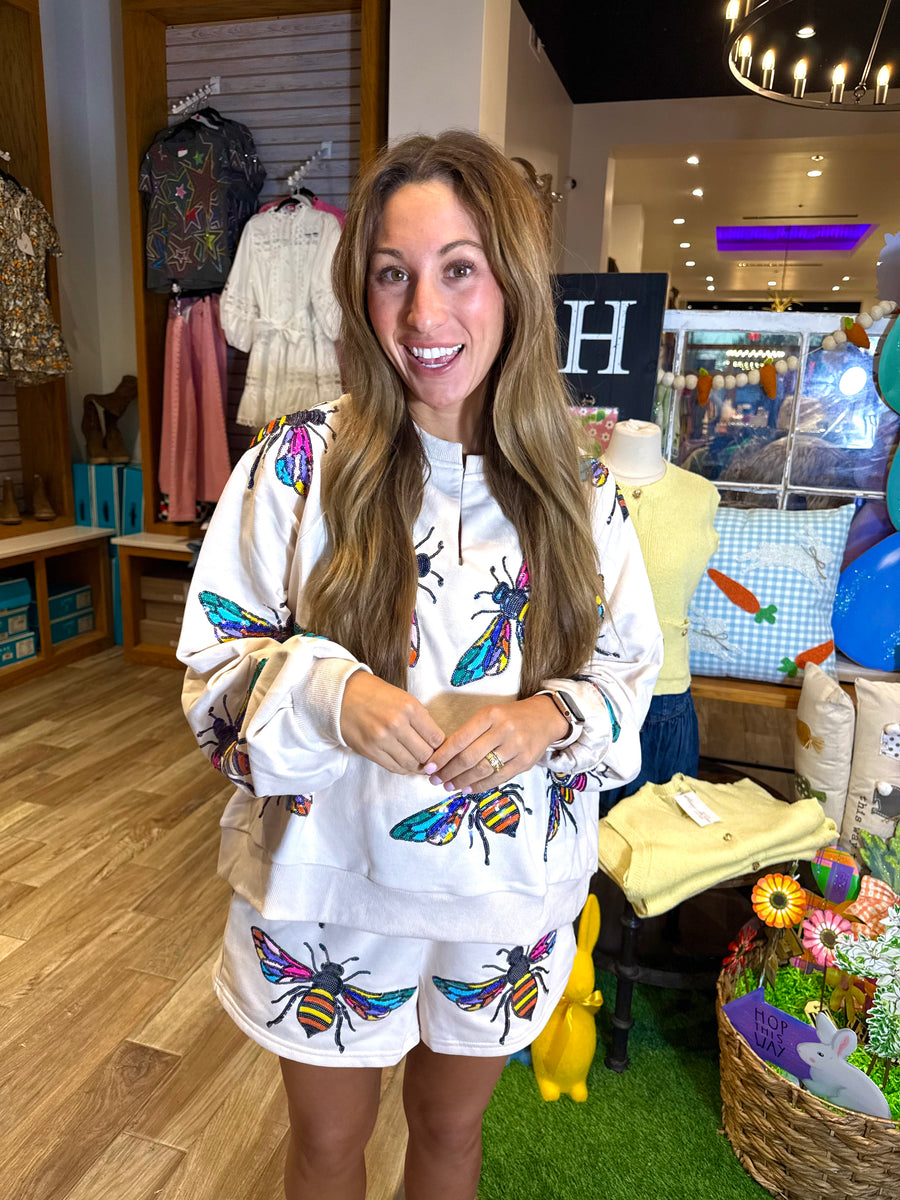 Beige Multi Bumble Bee Shorts – Honeysuckle Rose Boutique